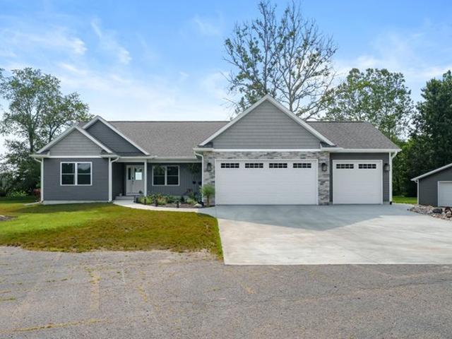 315 Prairiewood Dr, Otsego, MI 49078