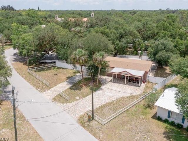 315 Riverview Dr, Labelle, FL 33935