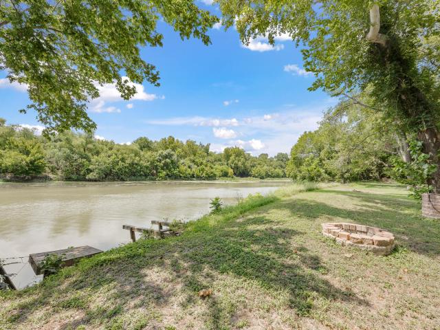 315 River wood Dr