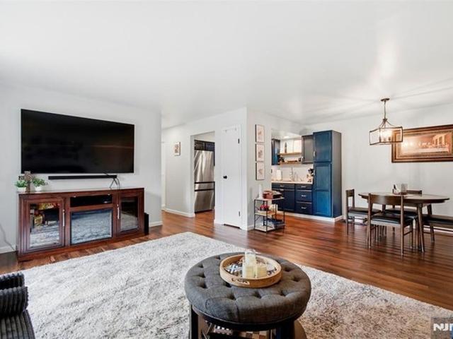 315 Ringwood Ave, Pompton Lakes, NJ 07442