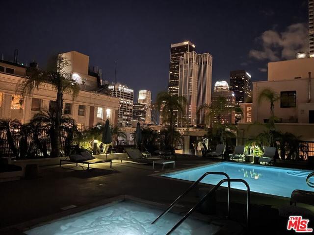 315 W 5th Street 906