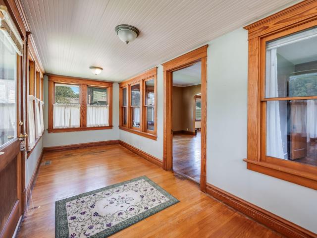 315 W 6th Street