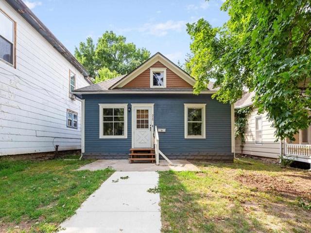 315 W 7th St, Newton, KS 67114