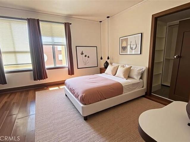 315 W 3rd St, Long Beach, CA 90802