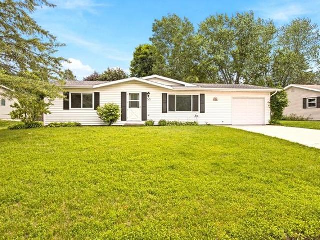 315 W Walnut Dr, Sturgeon Bay, WI 54235