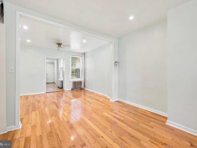 315 W Clarkson Avenue