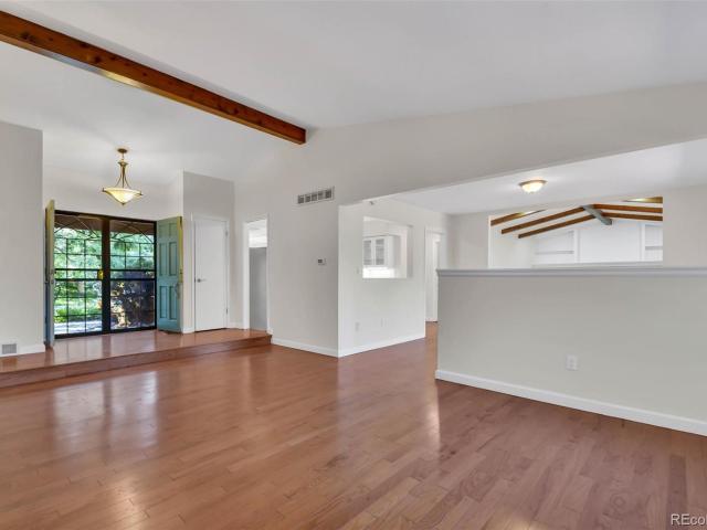 315 W Davies Avenue