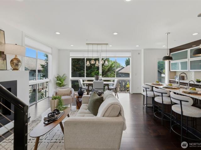 315 W Galer Street # 107