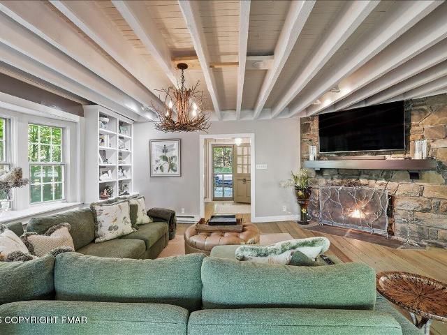 315 W Gate Road
