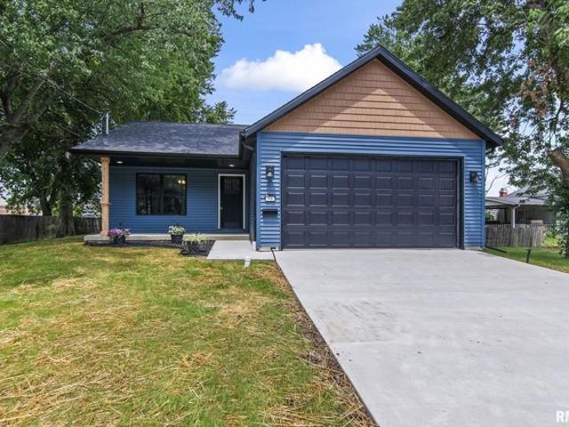 315 W Hill St, Virden, IL 62690
