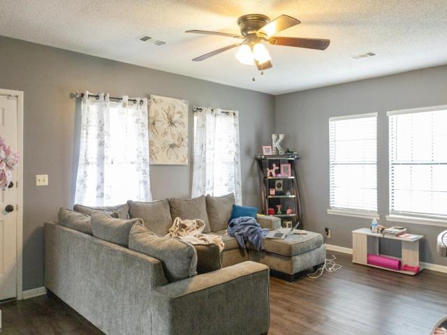 315 W Matthews