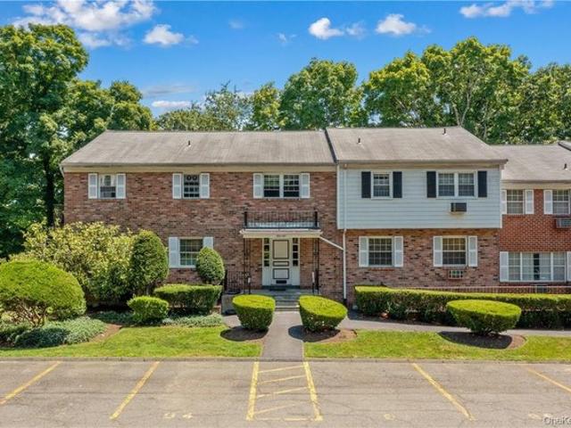 315 Woodland Hills Rd, White Plains, NY 10603