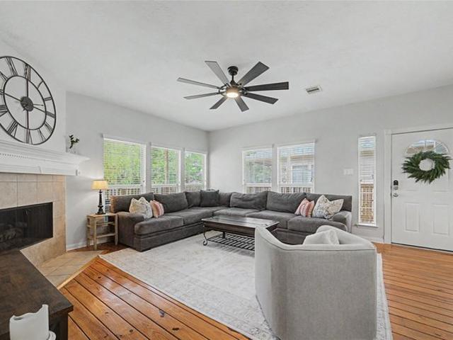315 West Dr, Kemah, TX 77565
