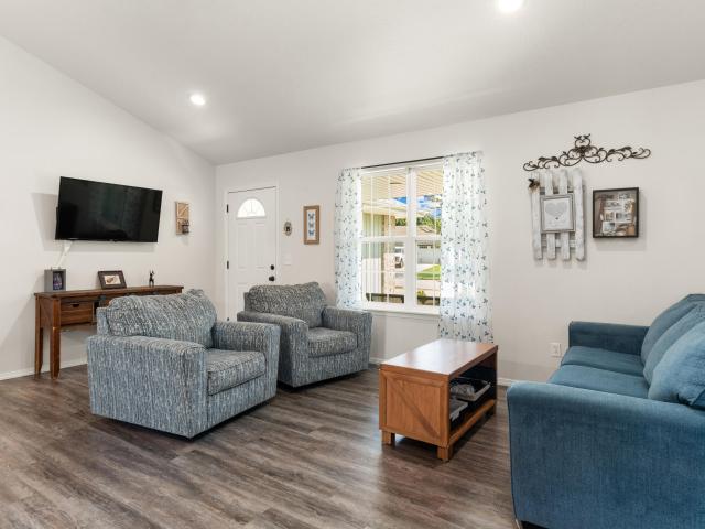 315 Town Loop