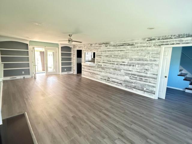 315 Tophill Dr