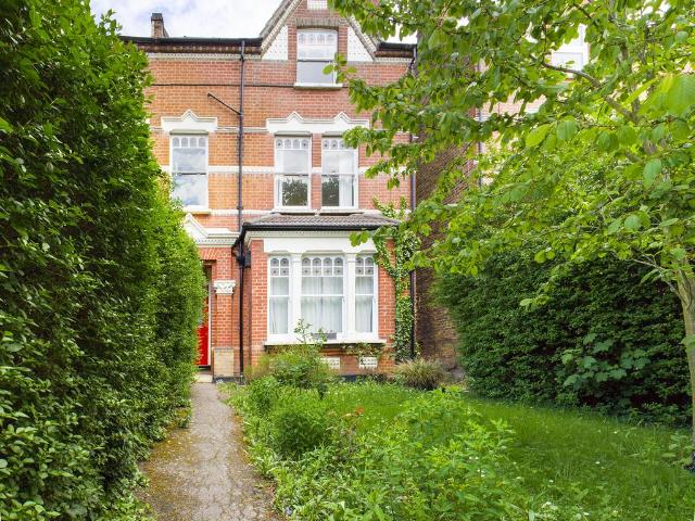 315b Norwood Road, Tulse Hill. 2 bed flat to rent £1,850 pcm £427 pw