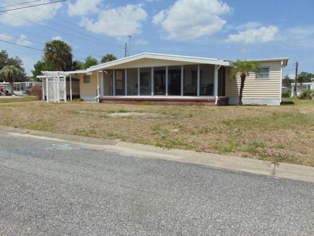 31643 Imperial Dr, Tavares, FL 32778