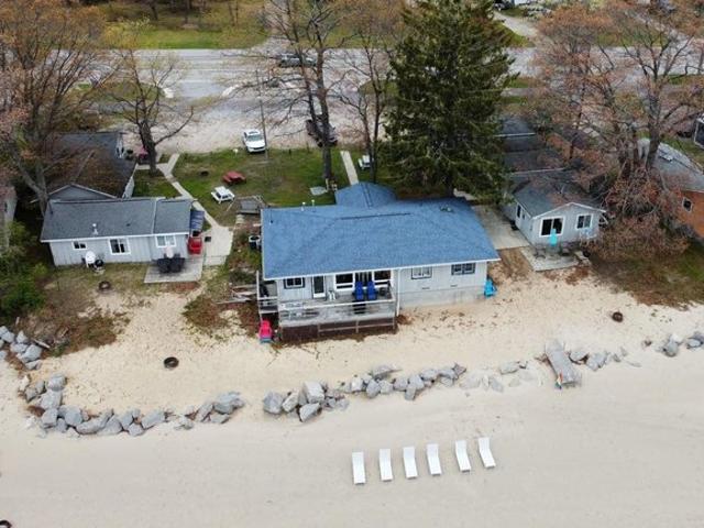 3164 N US Highway 23, Oscoda, MI 48750