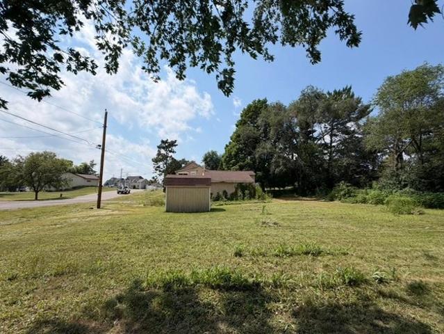 3164 Centerville Rd, Vadnais Heights, MN 55127