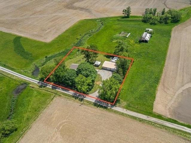 31651 West Ave, Middletown, IL 62666