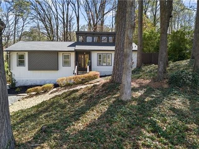 3165 Brookview Dr, Marietta, GA 30068