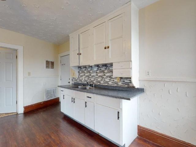 3165 West 31st 1 Bedroom Apartment for Rent at 3165 W 31st St, Cleveland, OH 44109 Clark Fulton