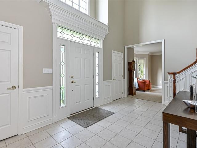 3166 Canterbury Dr