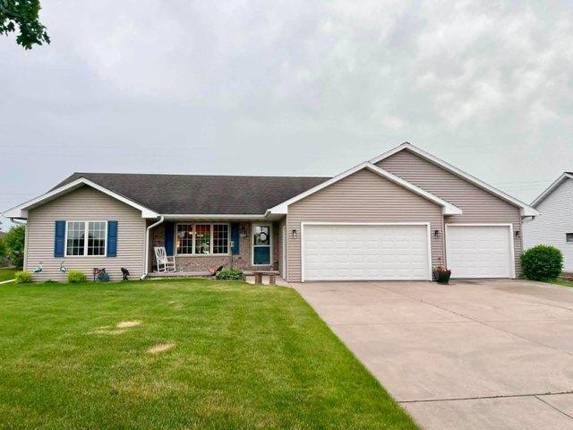 3166 Egan Ln, Green Bay, WI 54311