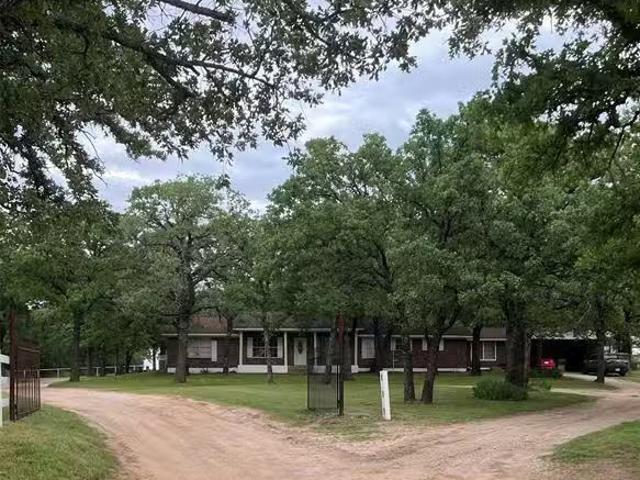 3167 FM 2048, BOYD, TX 76023 Single Family Residence For Sale.
