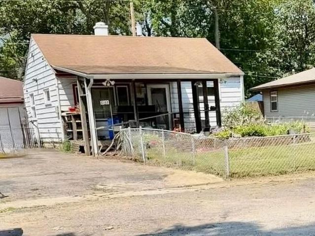 3168 Pulaski St, Hobart, IN 46342