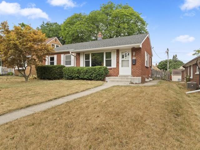 3169 N 93rd St, Milwaukee, WI 53222