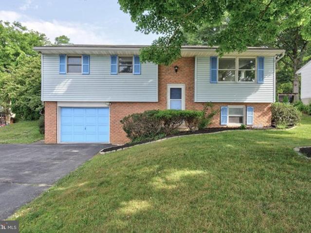 3169 Thistle Dr, Lancaster, PA 17601