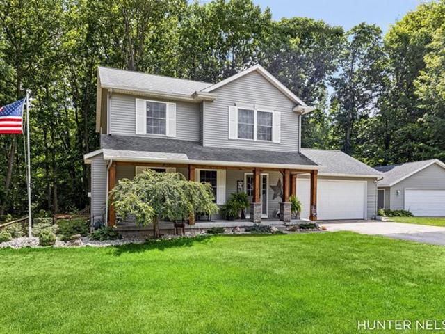 3160 Cottage Ct, Cedar Springs, MI 49319