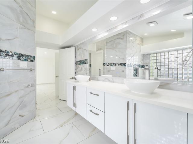 3160 E Viking Rd, Las Vegas, NV 89121 | MLS #2755