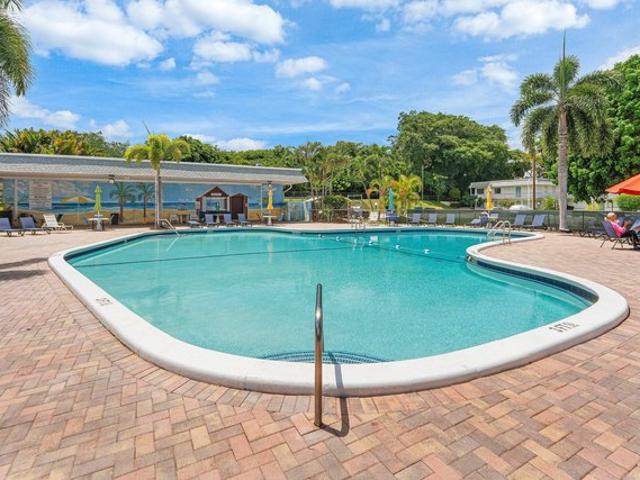 3160 Lake Osborne Unit Bldg 6 Dr Unit 206, Lake Worth Beach, FL 33461