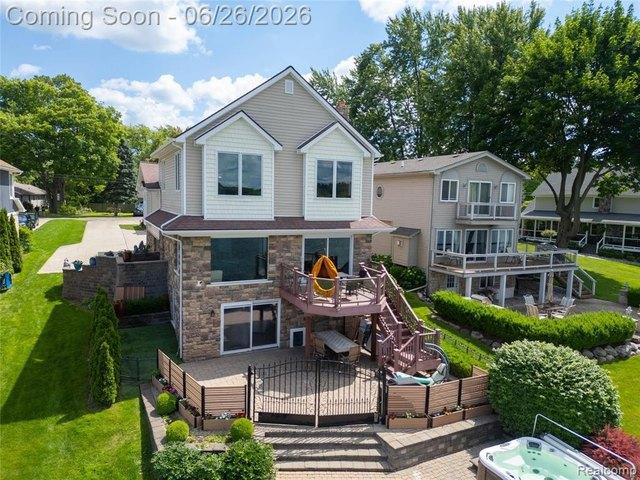 3160 Lexington Rd, Waterford Township, MI 48328