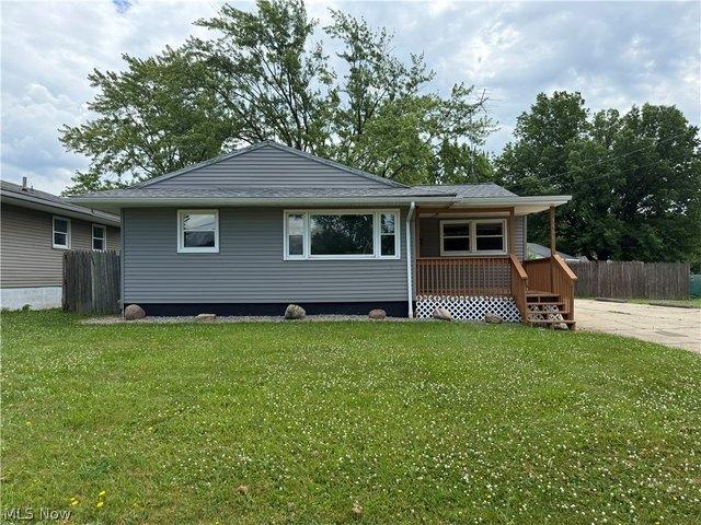 3160 Linda Dr NW, Warren, OH 44485