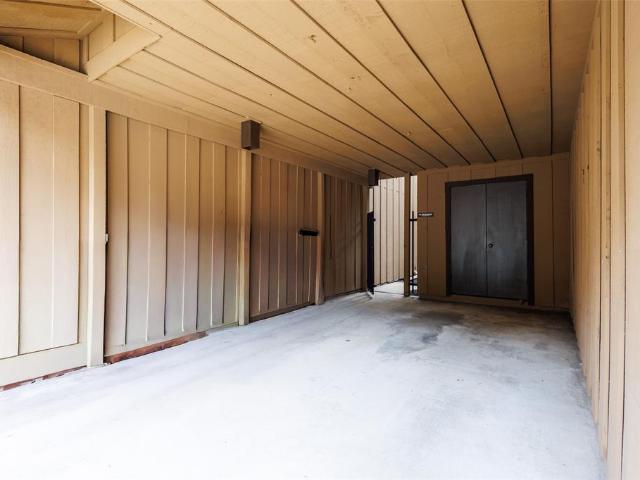 3161 Golden Oak