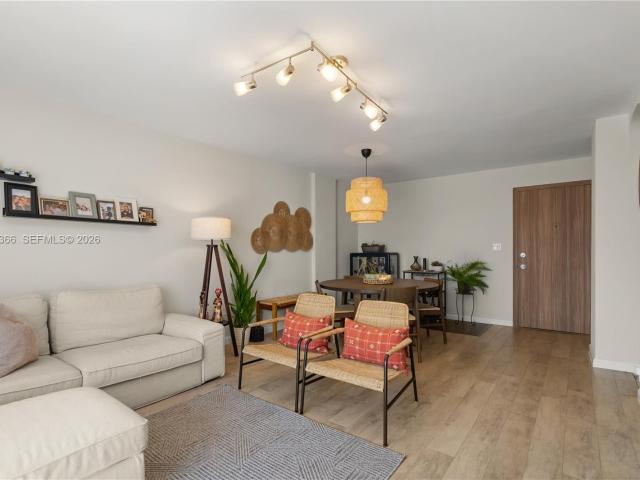 3161 S Ocean Dr, Hallandale Beach, FL