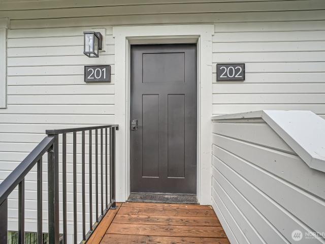 31628 W Commercial Street # 201