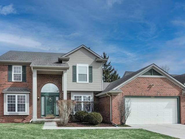 3162 Shamrock Ct, Ann Arbor, MI 48105