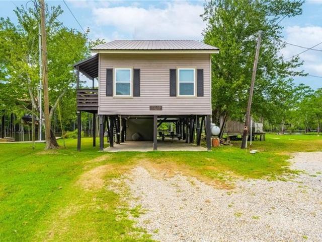 31639 Shelton Dr, Springfield, LA 70462