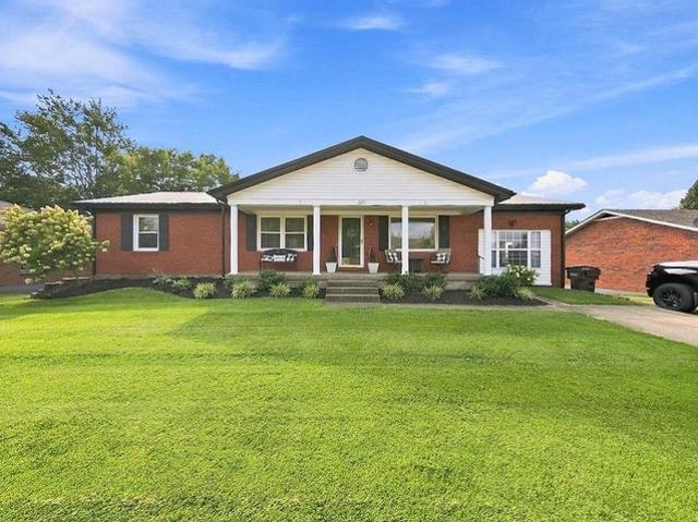 316 Courchelle Dr, Nicholasville, KY 40356