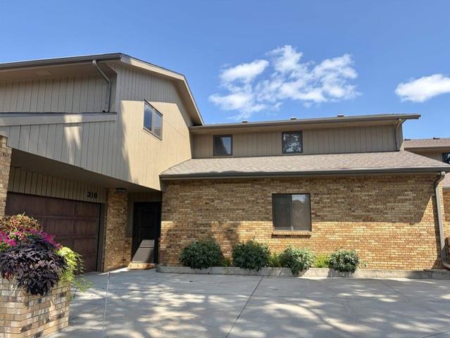 316 E 25th St, Yankton, SD 57078