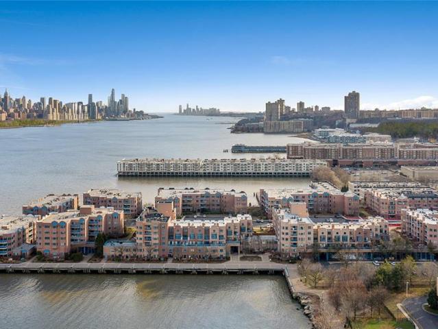 316 Ellery Ct, Unit 316, Edgewater, NJ 07020 | MLS #25043 | Compass