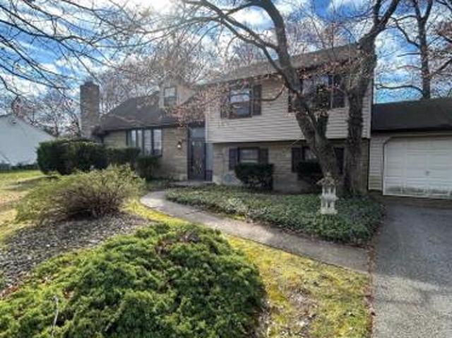 316 Farmdale Rd, Moorestown, NJ 08057