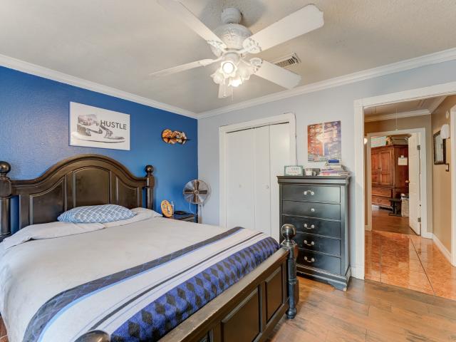 316 Hickman Ln, Angleton, TX 77515 | MLS #23351