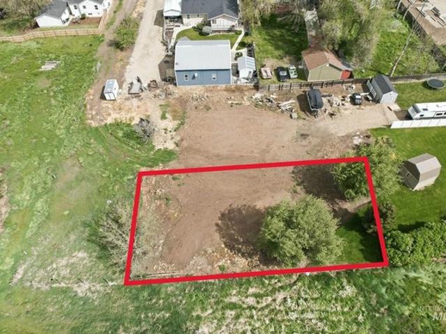 316 Hill Ln, Caldwell, ID 83605