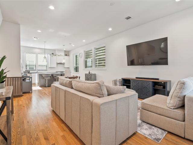 316 Jensen Dr, Houston, TX 77020 | MLS #38763