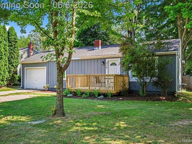 316 Oak St, Webberville, MI 48892